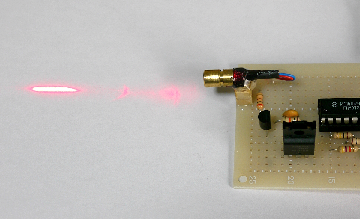 赤色LaserLEDとC-MOSインバーター発振回路を使ったPFM光送信機